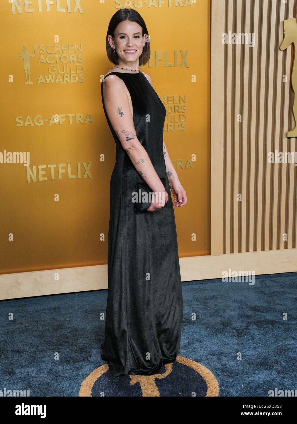 Los Angeles, USA. 23rd Feb, 2025. Sosie Bacon walking on the red carpet ...