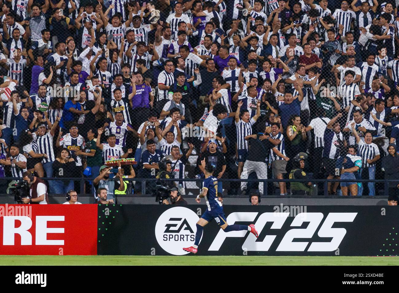 LIMA, PERU - FEBRUARY 18: Pablo Ceppelini of Alianza Lima celebrates ...