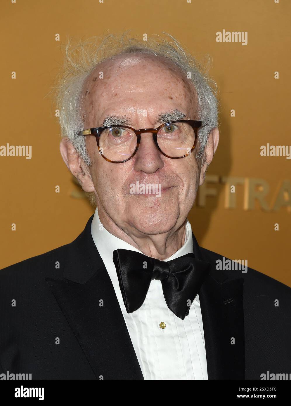 Los Angeles, USA. 23rd Feb, 2025. Jonathan Pryce arriving to the 31st ...