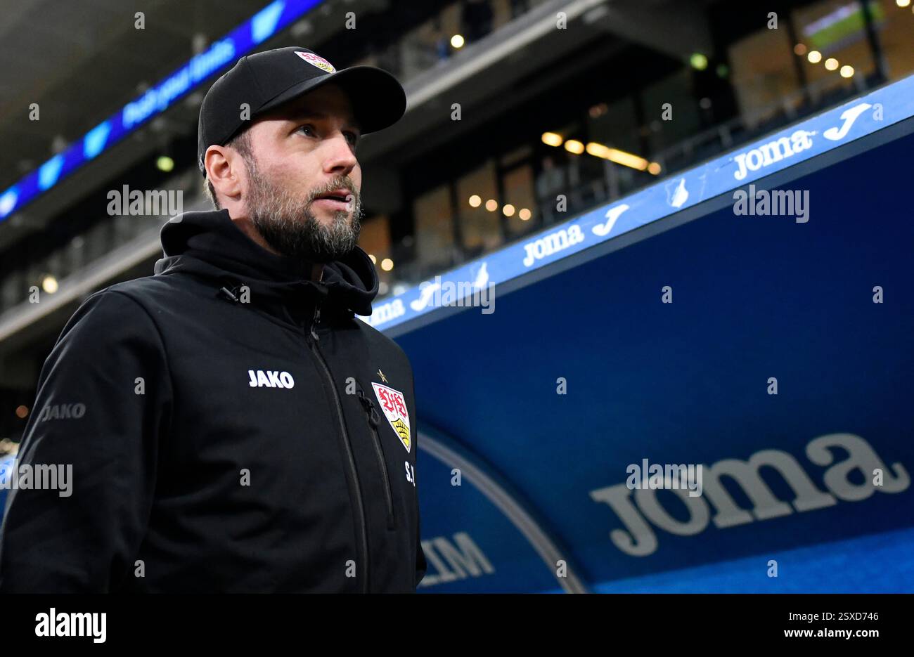 vor Spielbeginn: Trainer Coach Sebastian Hoeness VfB Stuttgart Portrait ...