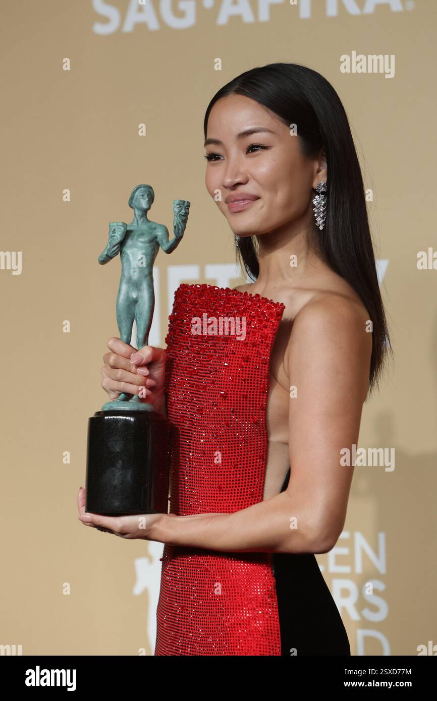 Anna Sawai, winner of Outstanding Performance by a Female Actor in a Drama Series for "Sh?gun ...