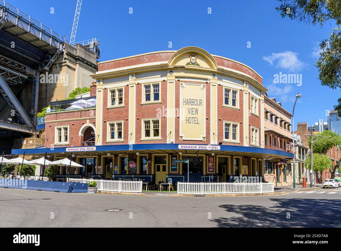 The corner facade of the Inter-War classical free style Harbour View ...