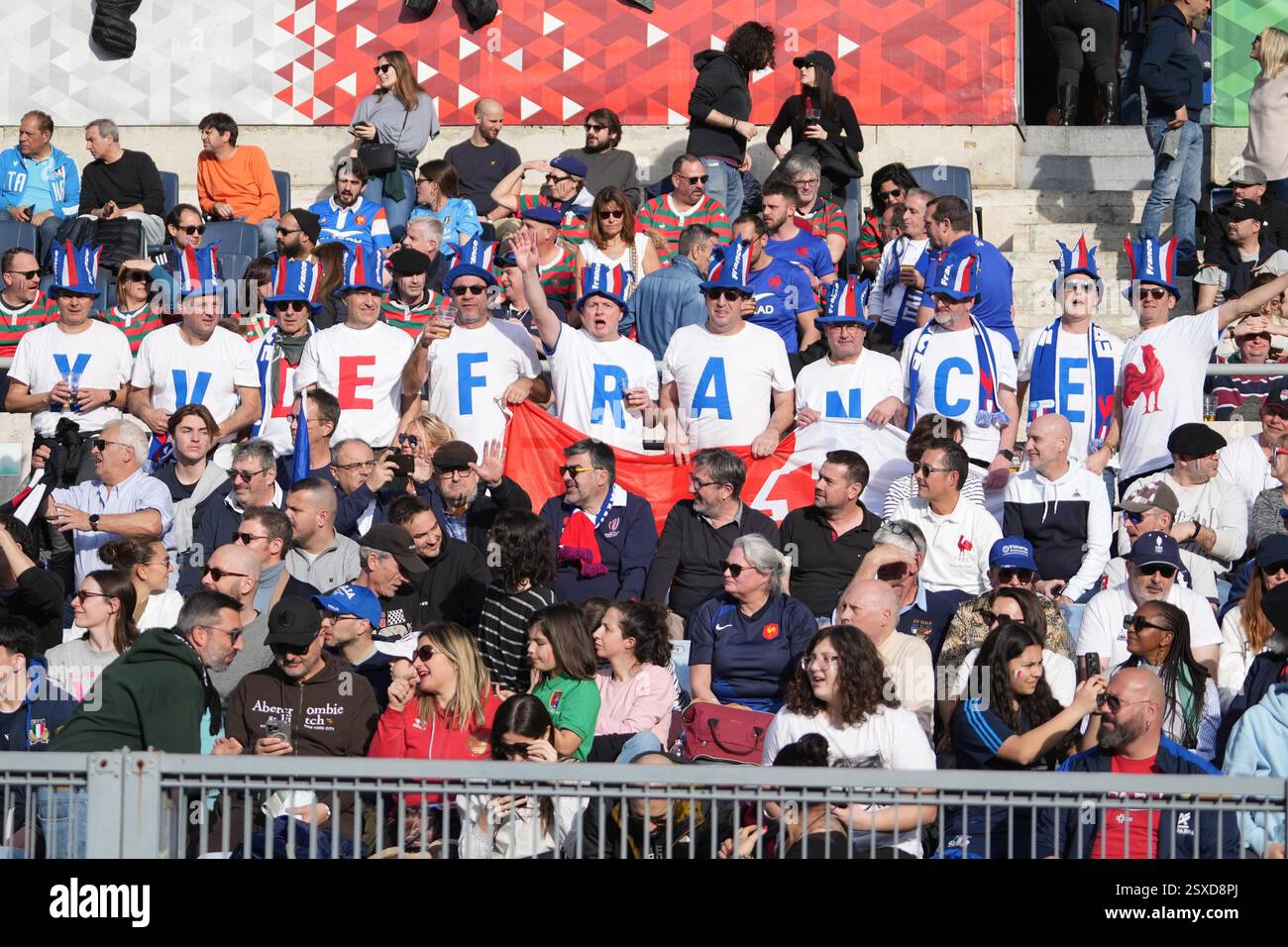 Supporters of France during the 2025 Six Nations Championship, rugby ...