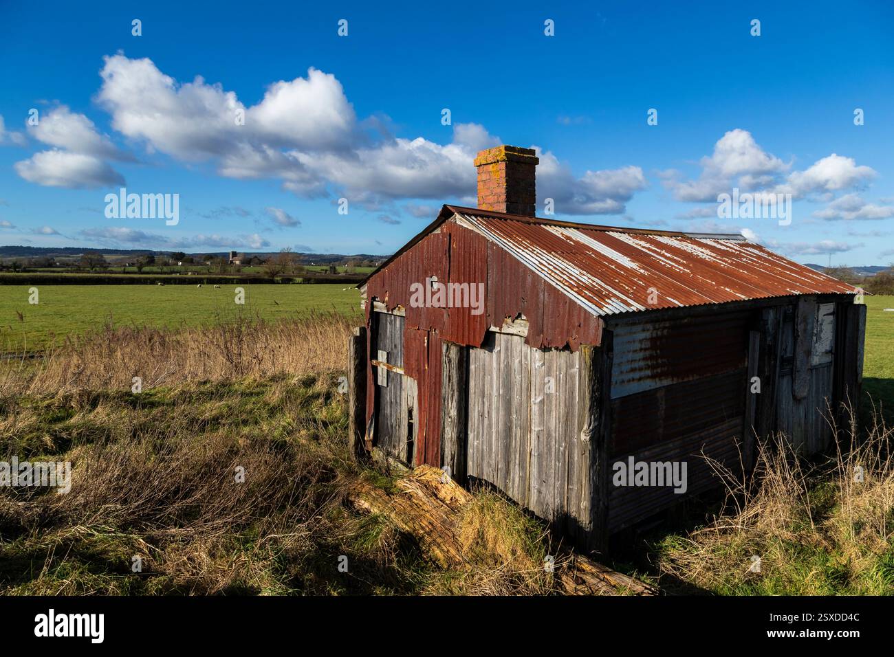 Old abandoned fishing hut, Awre, Gloucestershire. UK Stock Photo - Alamy