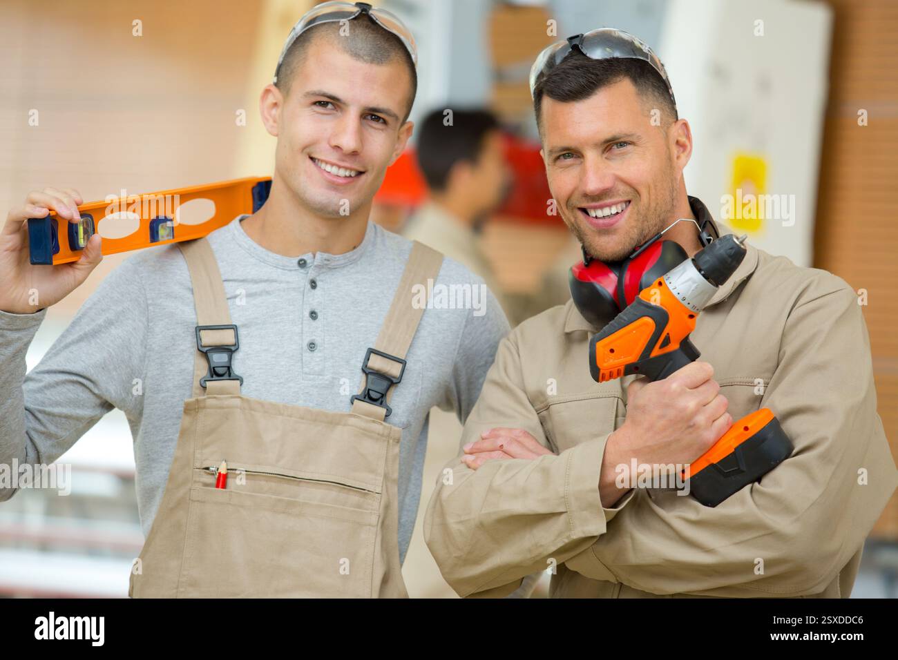 Broadcasting workers hi-res stock photography and images - Alamy