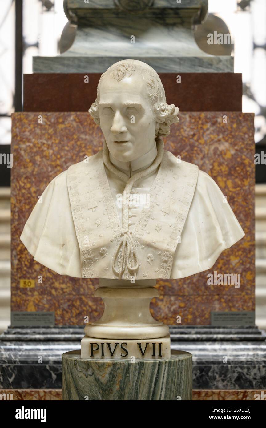 Marble bust pope pius hi-res stock photography and images - Alamy