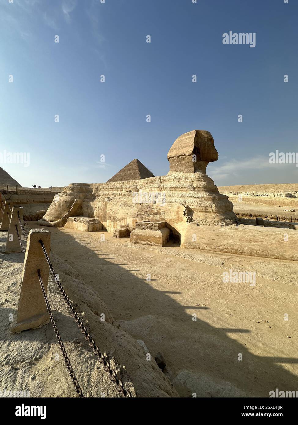 The Great Sphinx and Pyramid of Giza in a sunny day, Egypt Stock Photo ...