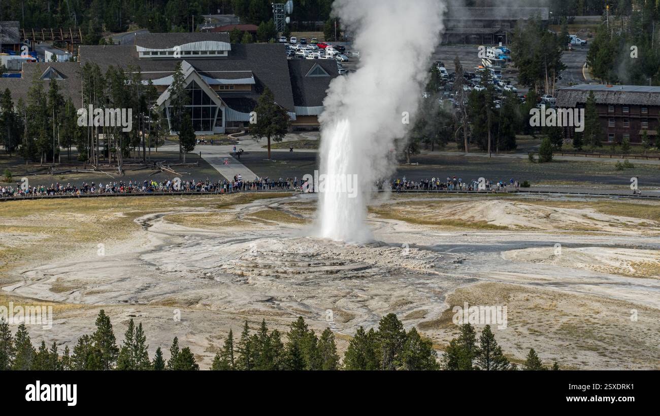 Old Faithul Geyser erupting, in the Lower Geyser Basin of Yellowstone ...