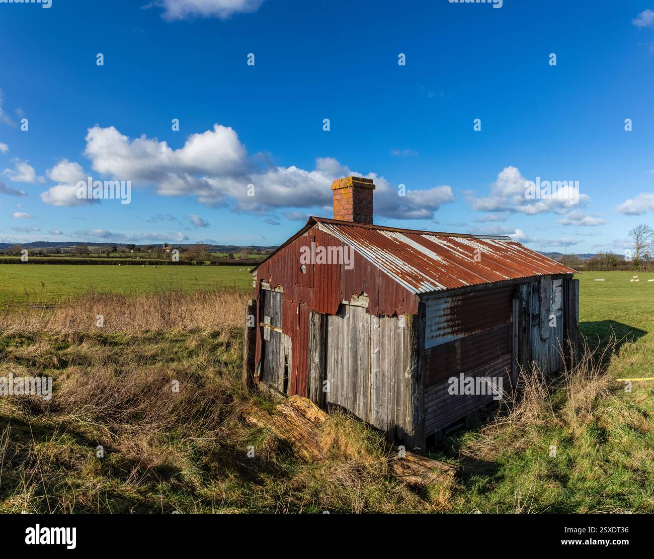 Old abandoned fishing hut, Awre, Gloucestershire. UK Stock Photo - Alamy