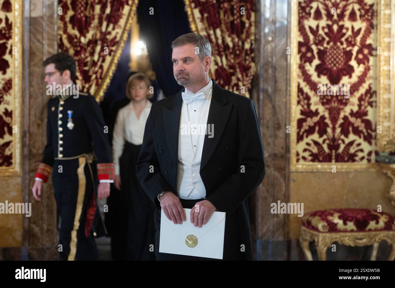King Felipe VI receives the Credential Letter from the Ambassador of ...
