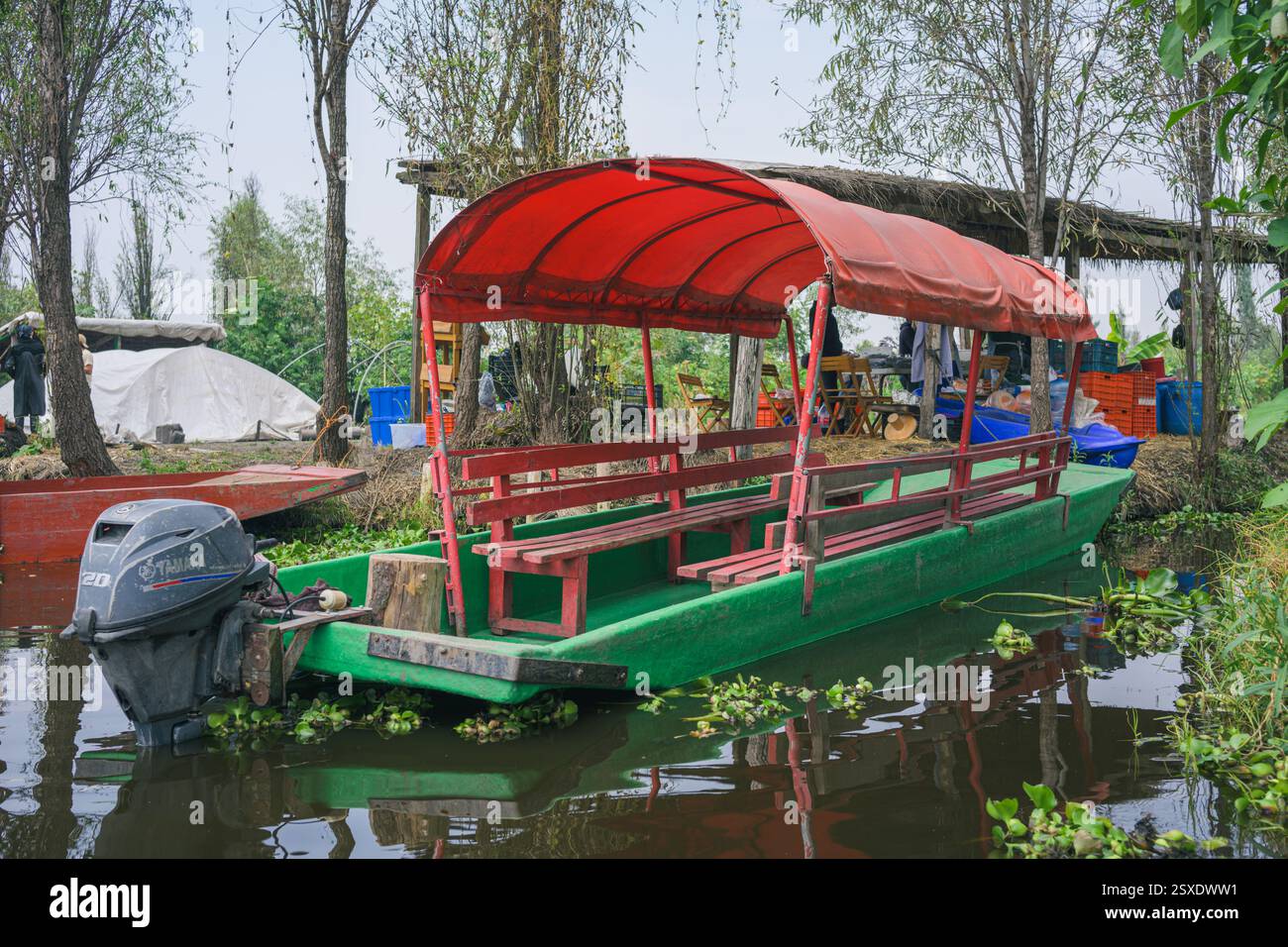 Canales de xochimilco hi-res stock photography and images - Alamy