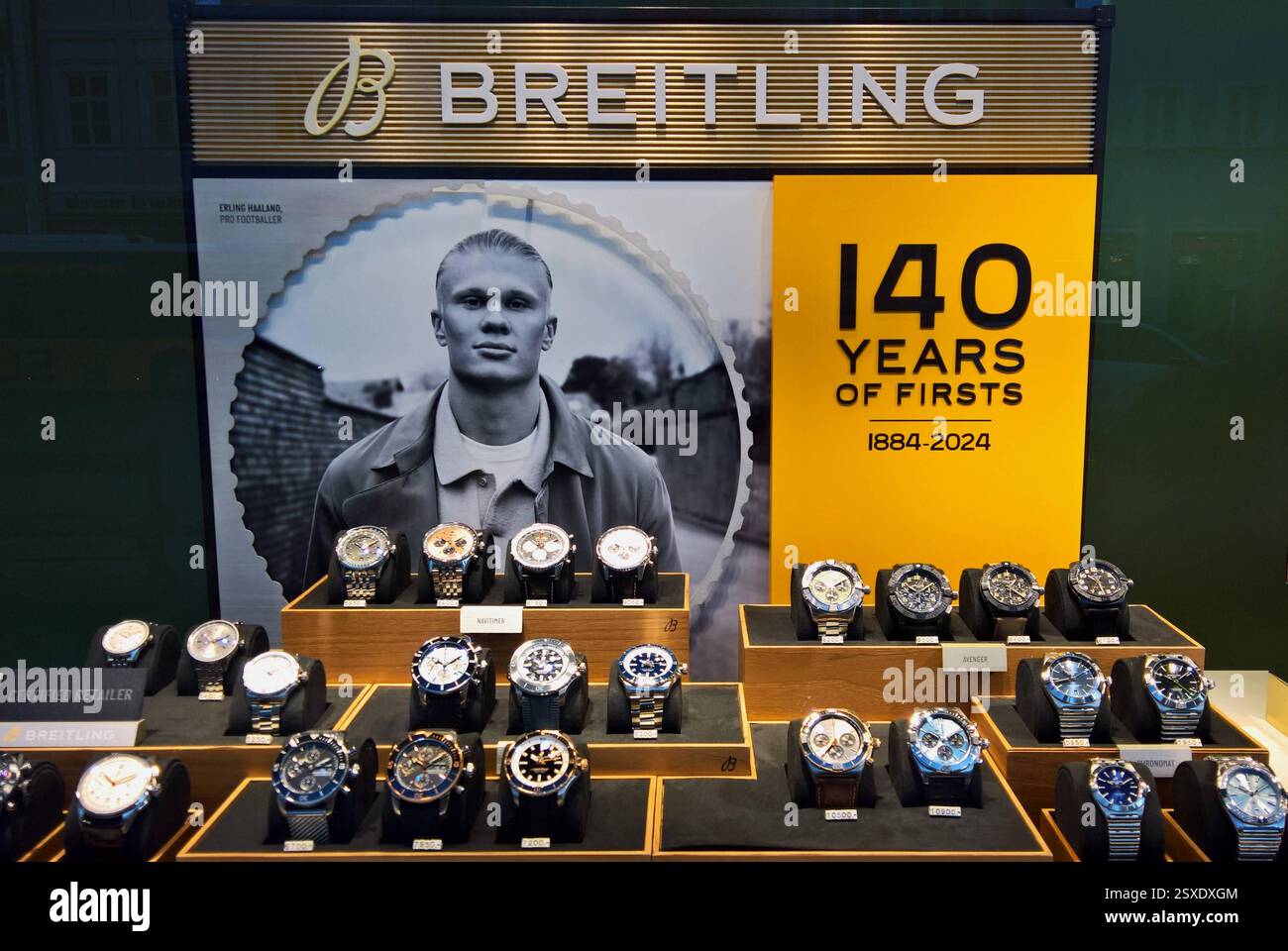 Breitling Uhr bzw Uhren in einem Schaufenster. Die Breitling SA ist ein ...