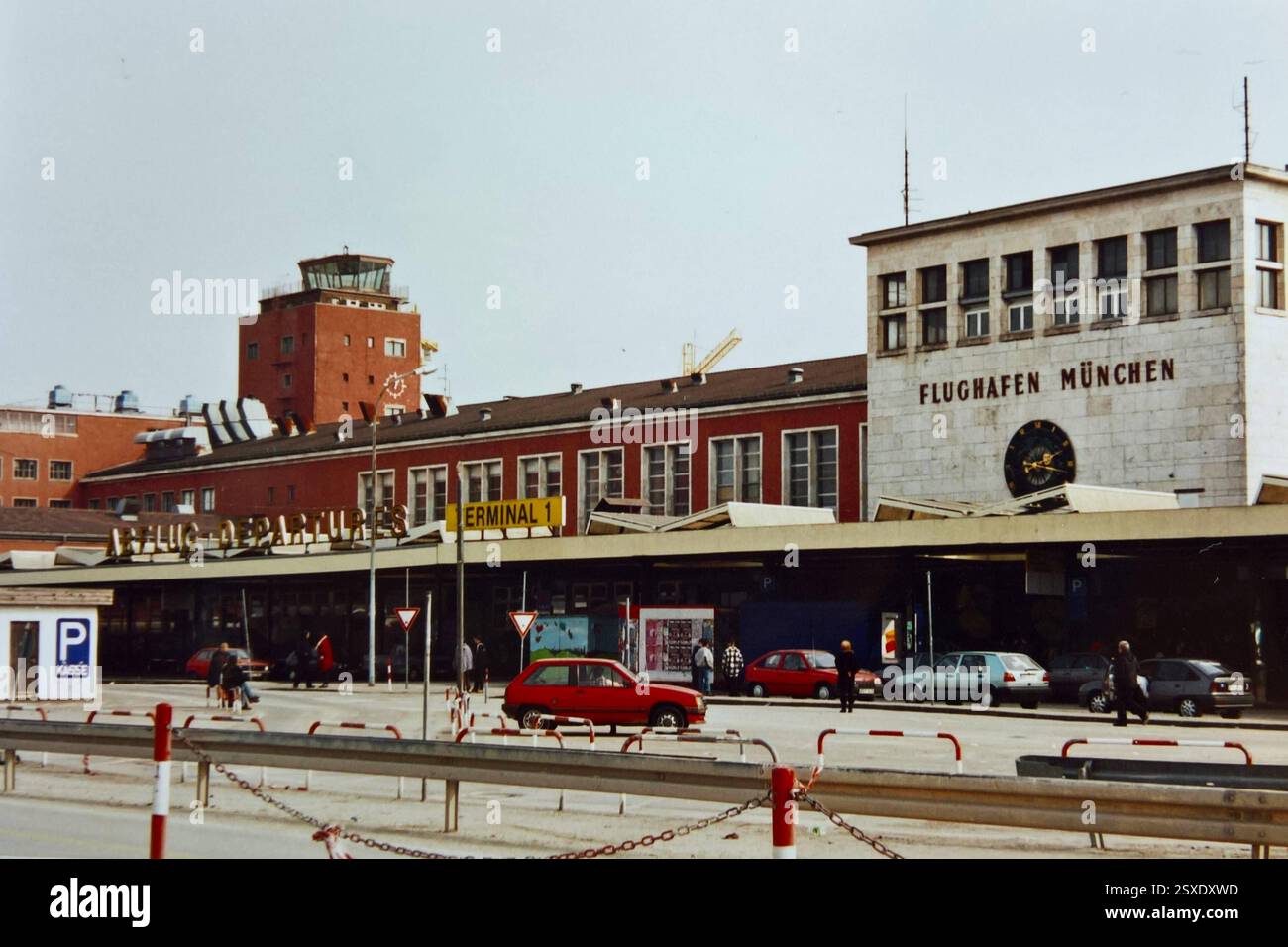 RECORD DATE NOT STATED. Analoge Fotografie. München - Riem, alter bzw ...