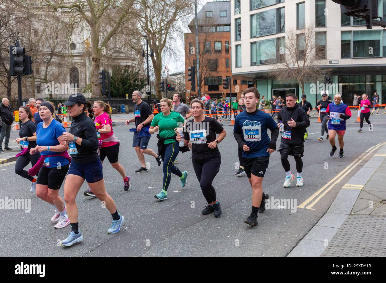 Cancer Research UK London Winter Run, 10th Anniversary Feb 2025 Stock ...