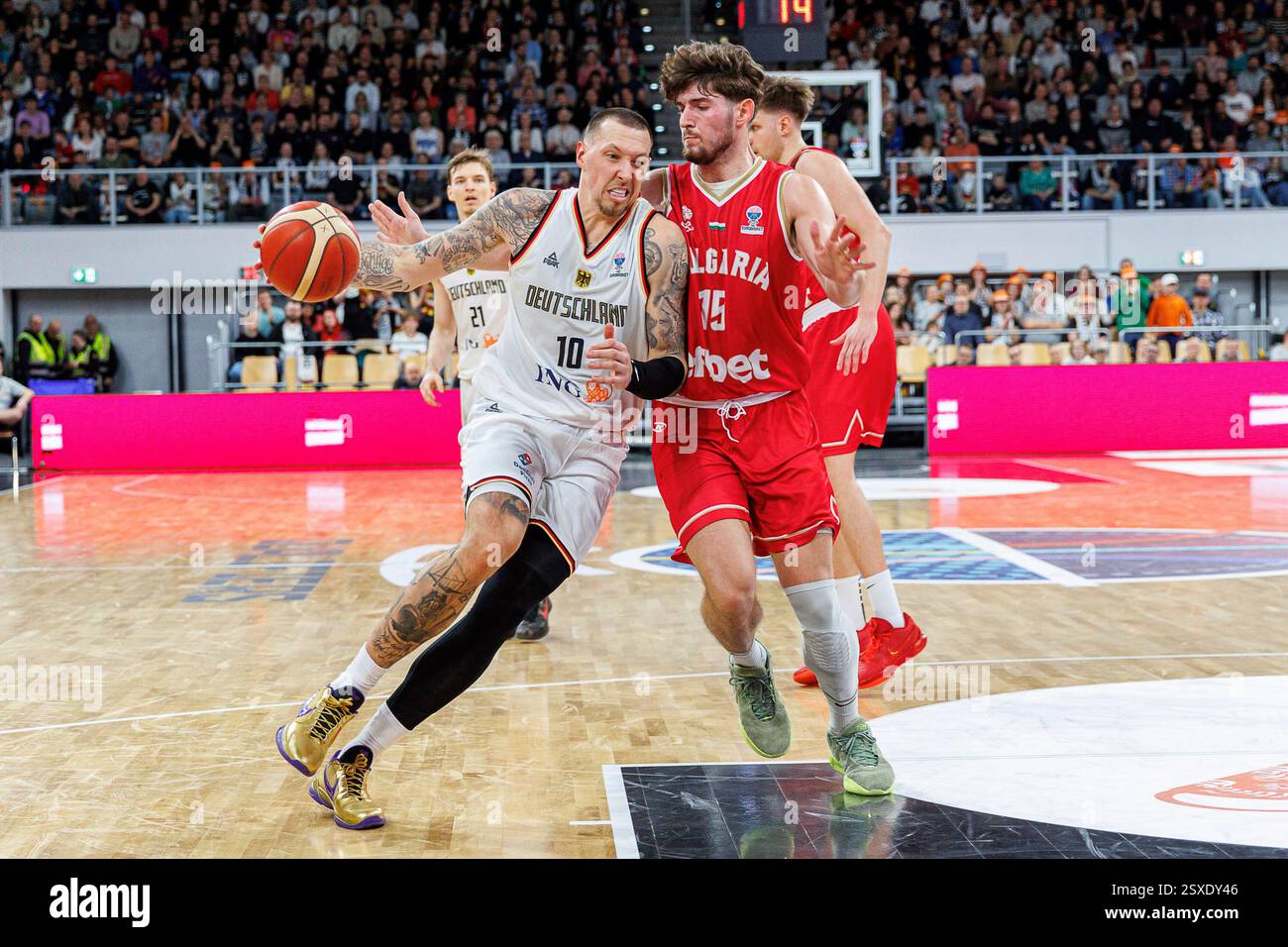 Daniel Theis (Deutschland, #10), Konstantin Kostadinov (Bulgarien, #15), Deutschland vs ...