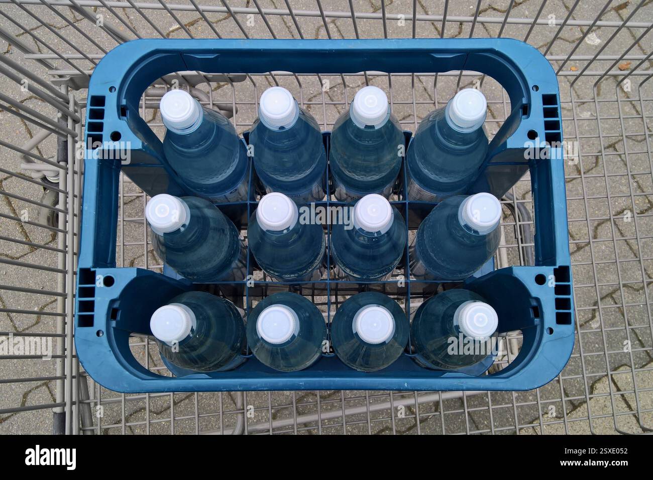 Wasserkasten, Mineralwasser-Kasten, Mehrweg Kunststoff-Pfandflaschen ...