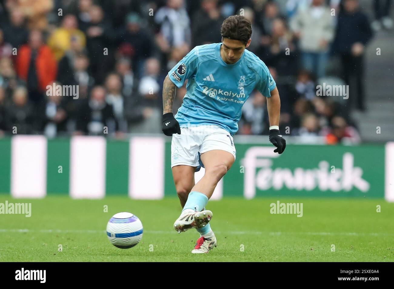Newcastle, UK. 23rd Feb, 2025. Nicolás Domínguez Of Nottingham Forest ...