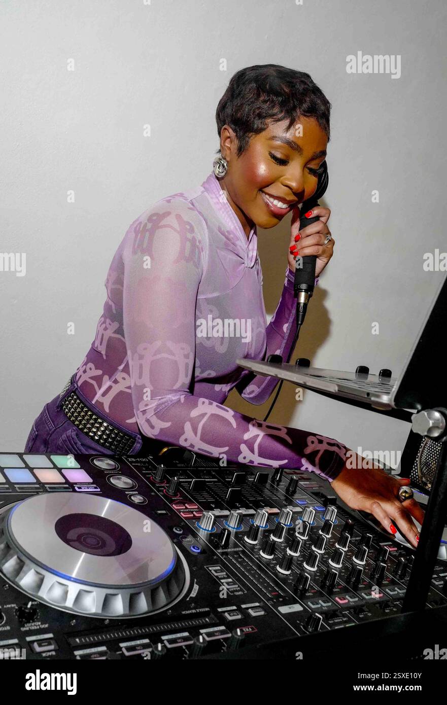 Mercedes Benson Djs at Wanni Fuga Show London Fashion Week 2025 Stock ...