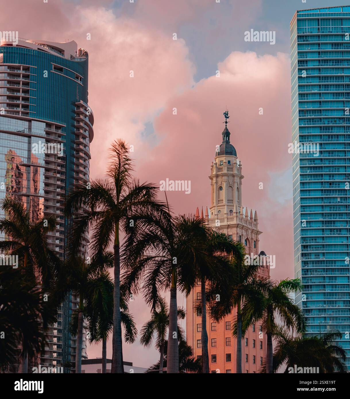 Skyscrapers history hi-res stock photography and images - Alamy