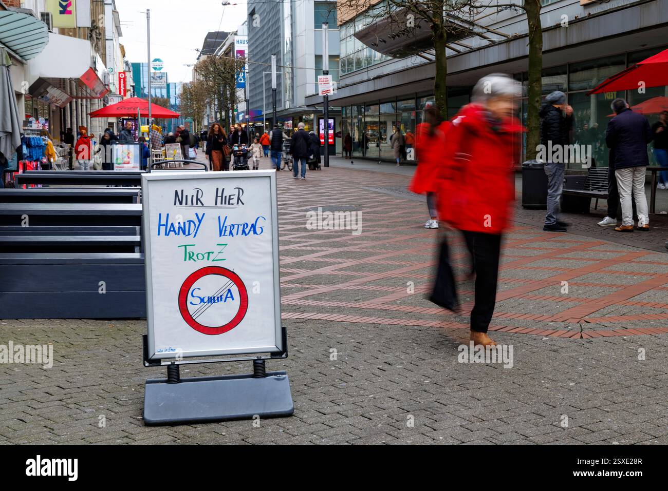 Gelsenkirchen, Germany. 24th Feb, 2025. A sign on Bahnhofstraße in ...