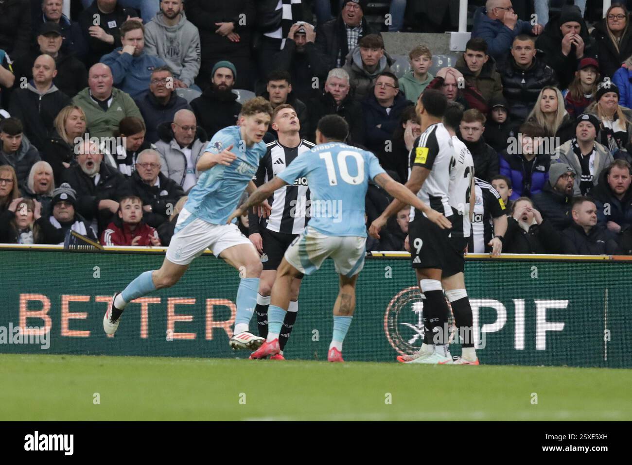 Ryan Yates of Nottingham Forest Celebrates scoring 4-3 - Newcastle ...