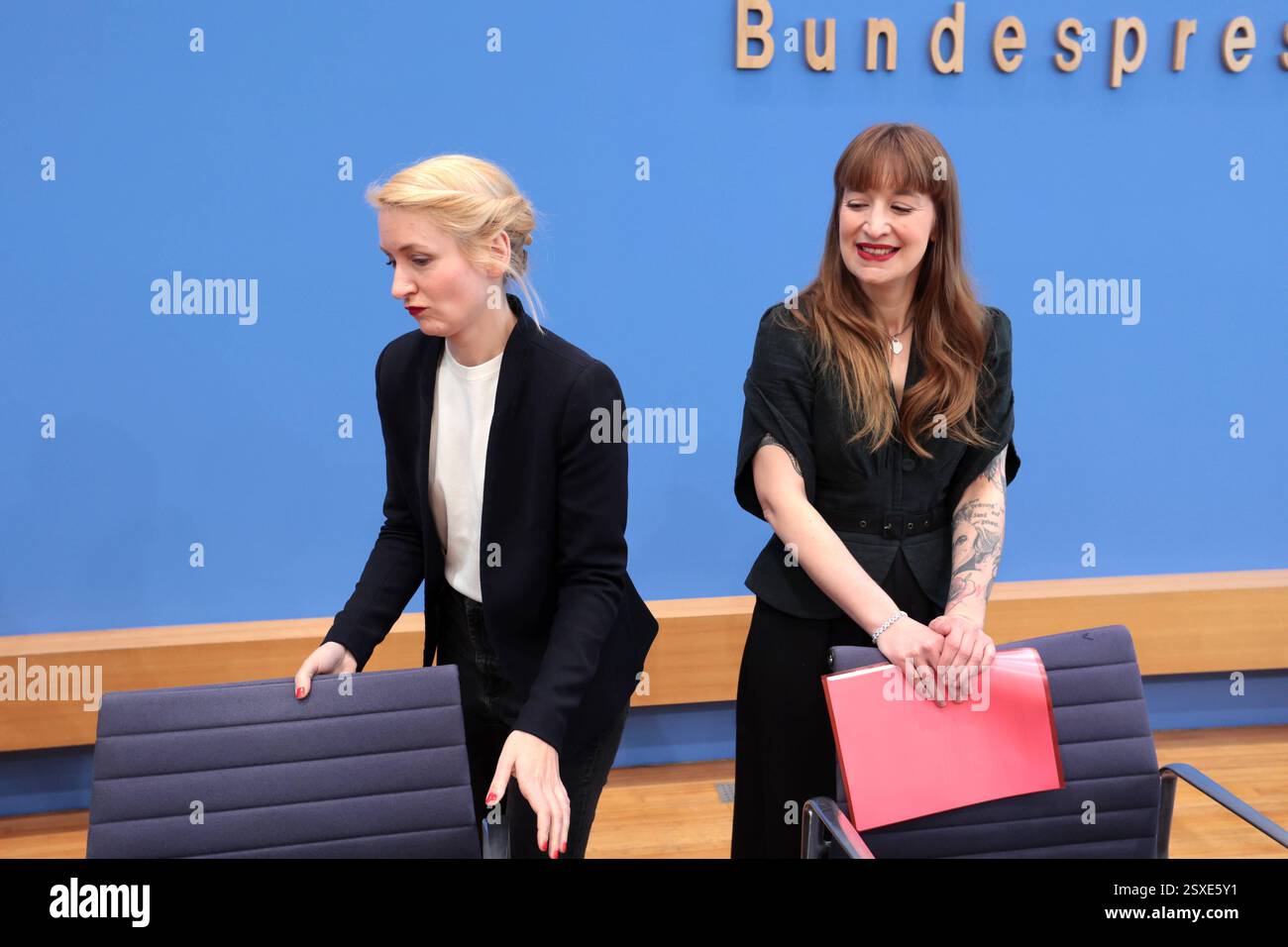 Ines Schwerdtner, Co-Vorsitzende der Partei DIE LINKE, Heidi Reichinnek ...