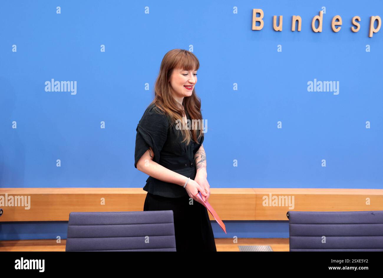 Heidi Reichinnek, Gruppenvorsitzende im Deutschen Bundestag,PK zu ...
