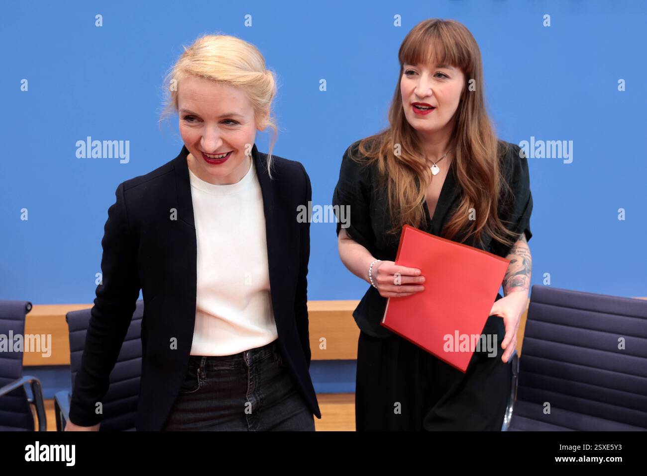 Ines Schwerdtner, Co-Vorsitzende der Partei DIE LINKE, Heidi Reichinnek ...