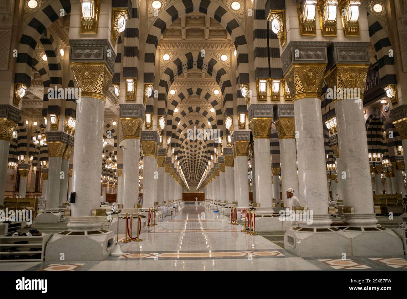 Al masjid an nabawi interior hi-res stock photography and images - Alamy