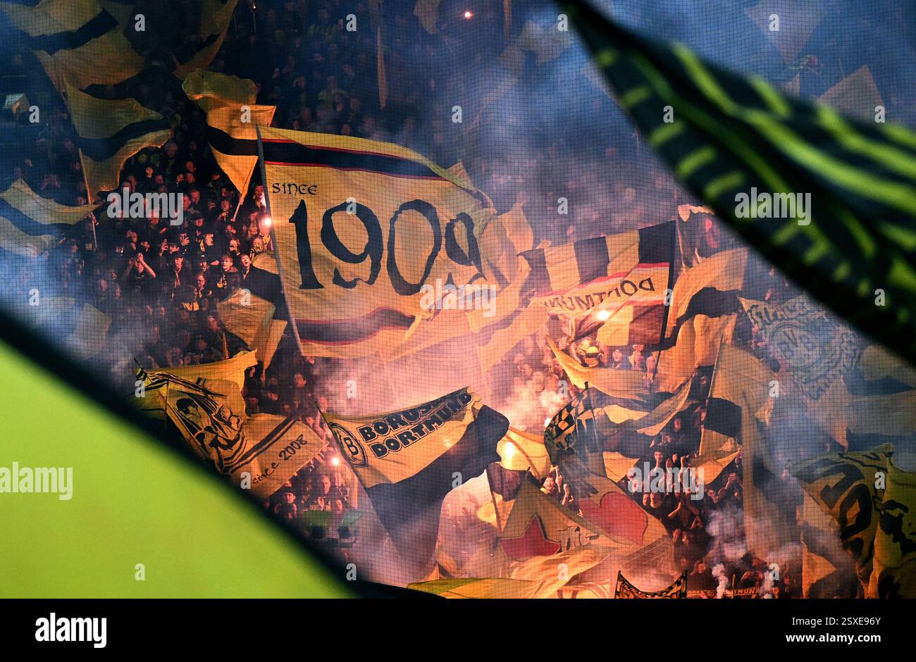 Bundesliga, Signal Iduna Park Dortmund: Borussia Dortmund vs Union ...