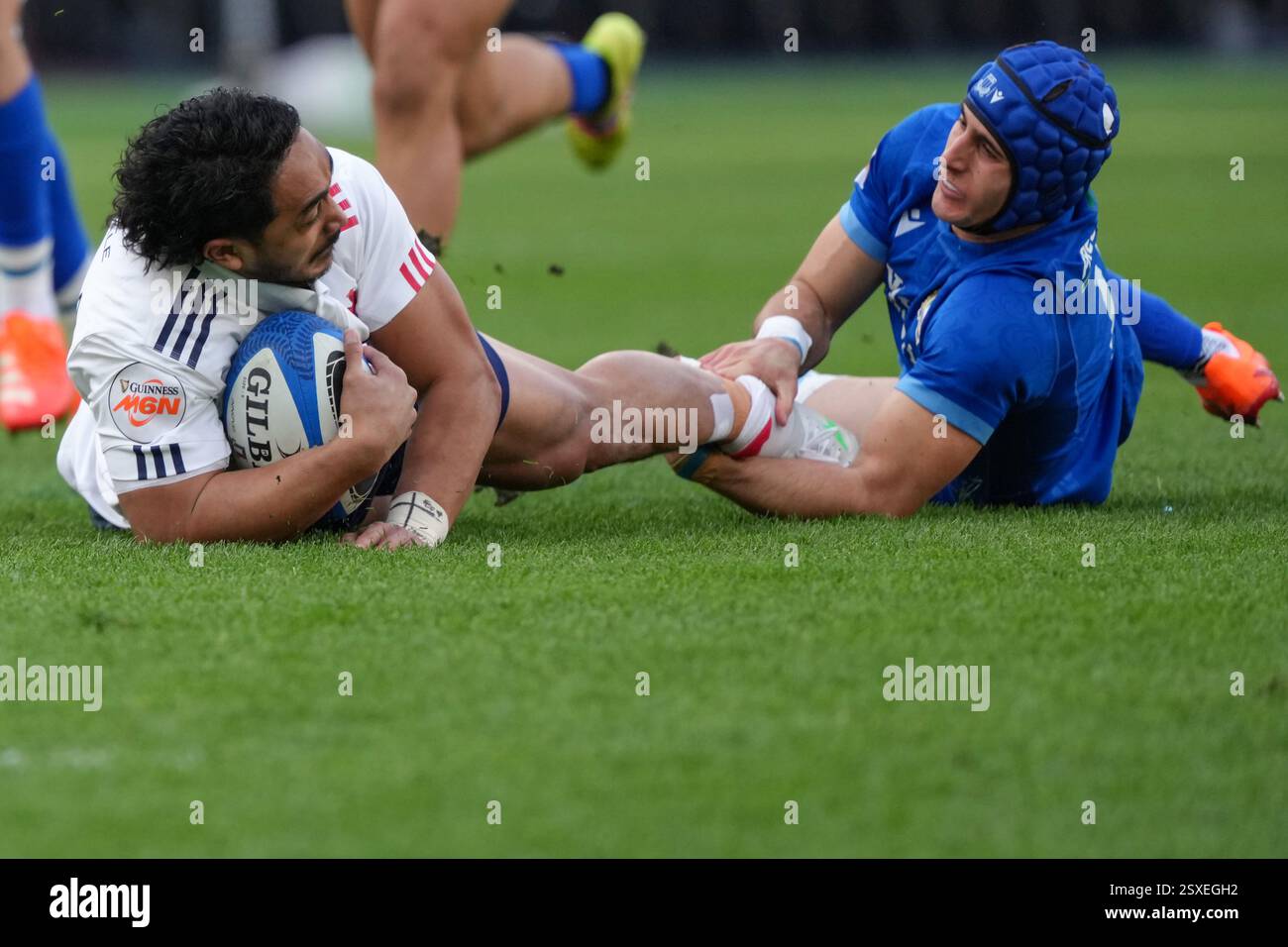 Yoram Moefana of France and Simone Gesi of Italy during the Six Nations ...