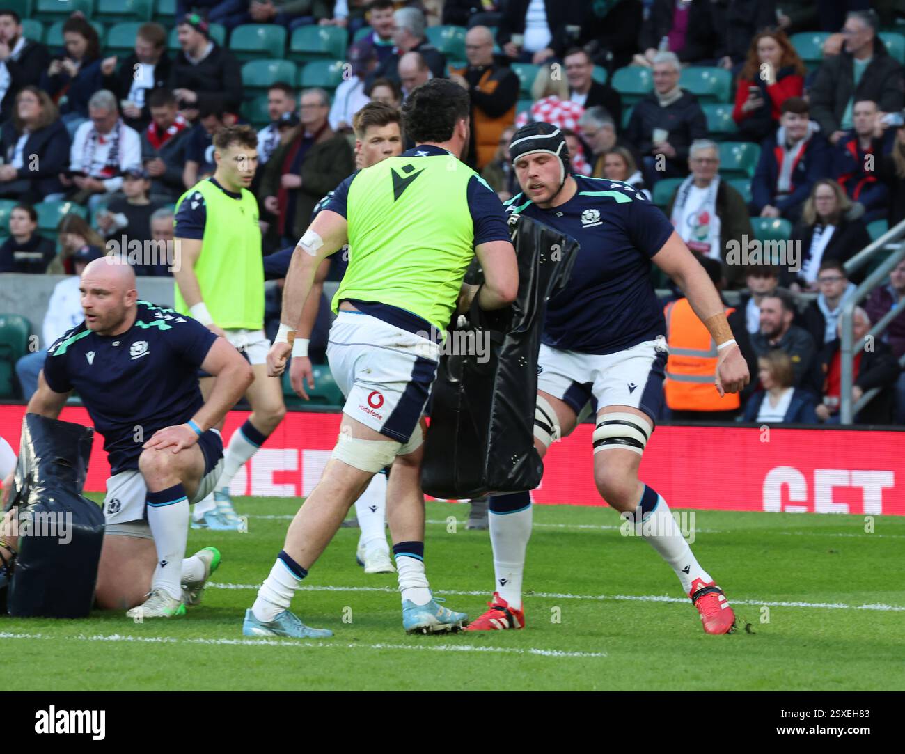 L-R Dave Cherry(Edinburgh Rugby)of Scotland and Jonny Gray(Bordeaux ...
