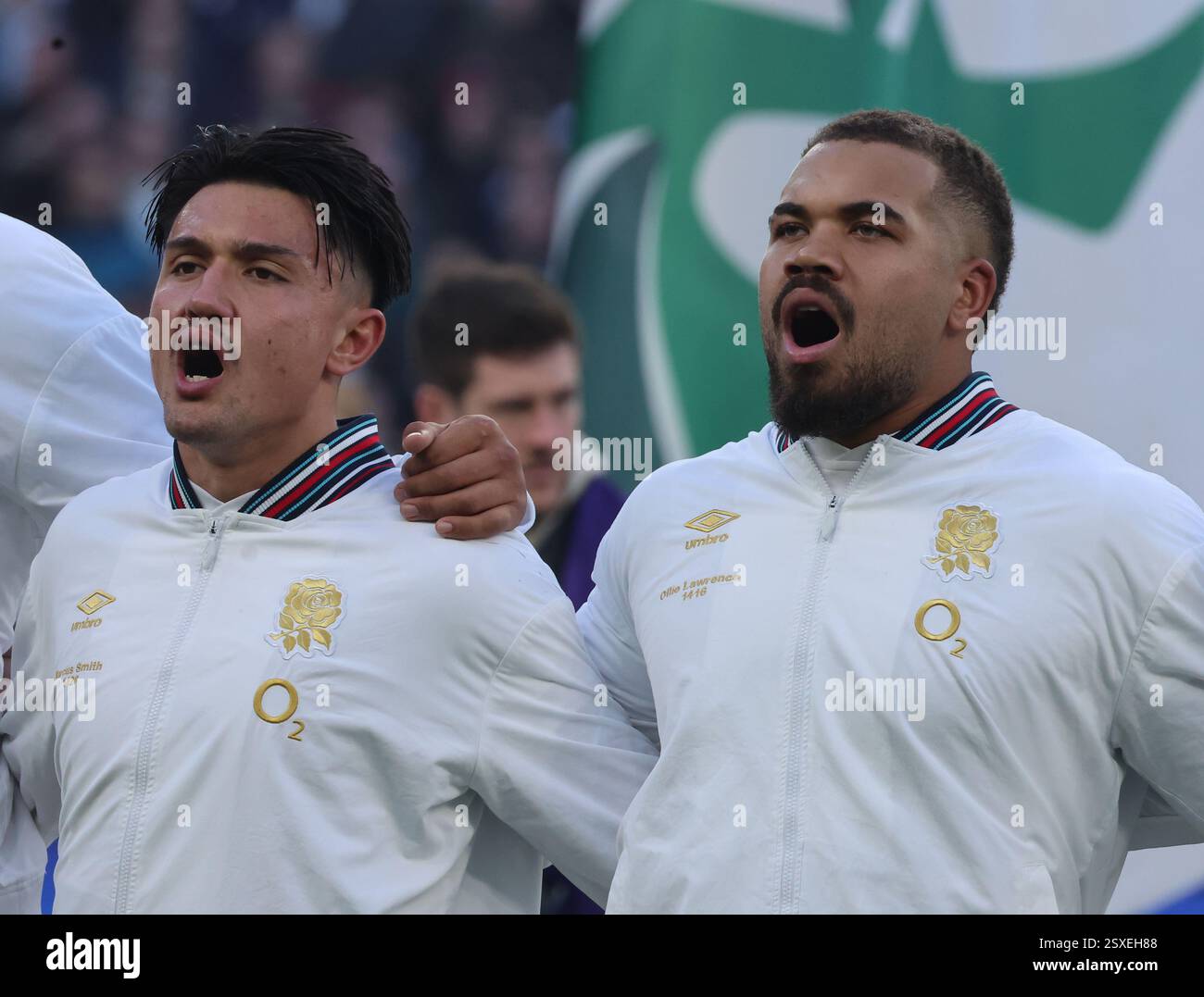 L-R England's Marcus Smith(Harlequins) and England's Ollie Lawrence ...
