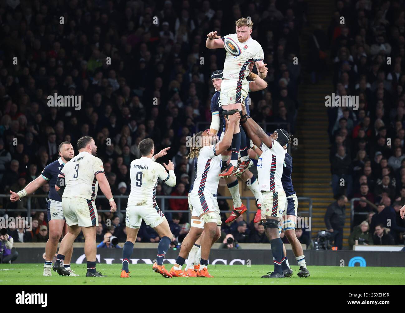 London, UK. 22nd Feb, 2025. England's Ollie Chessum(Leicester Tigers ...