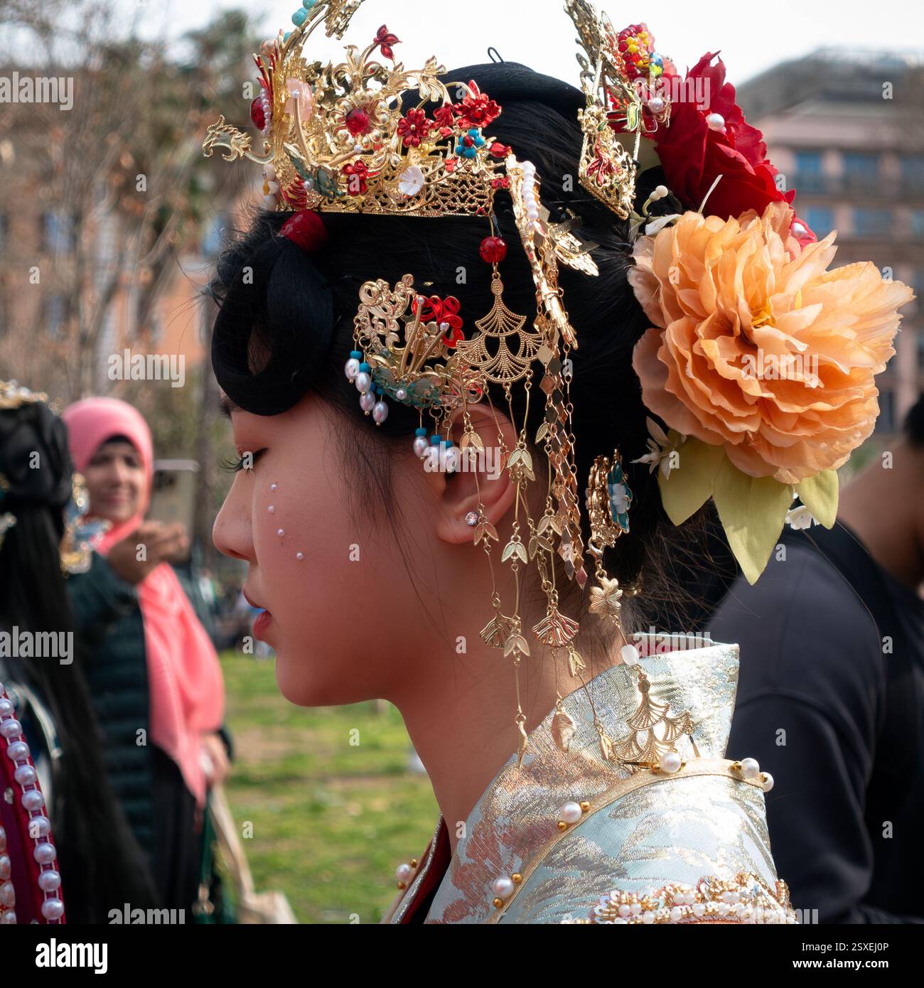 Italy, Rome, Piazza Vittorio: portraits of Chinese girls in traditional ...