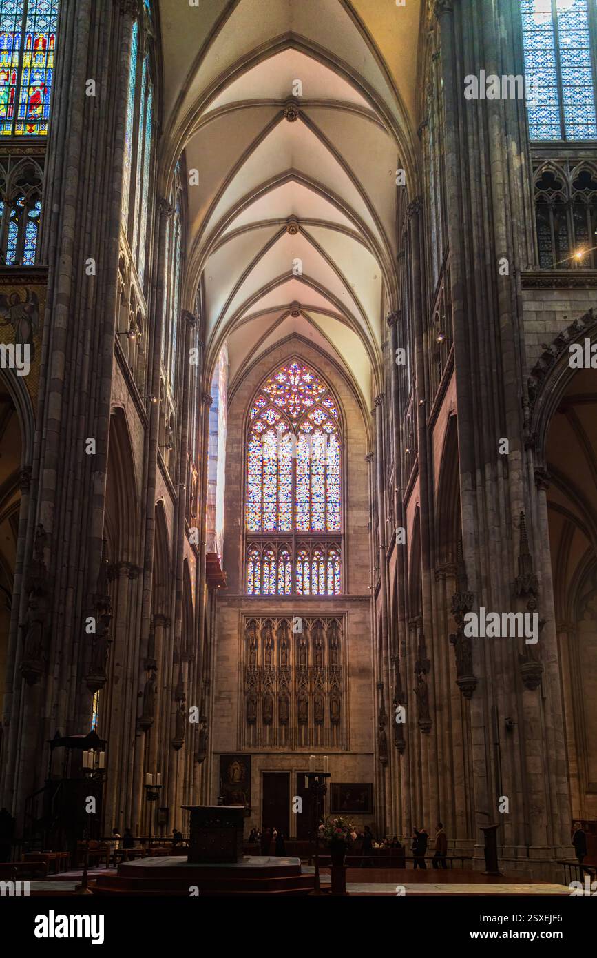 Inside view of the Cologne Cathedral The Inside view of the Cologne ...