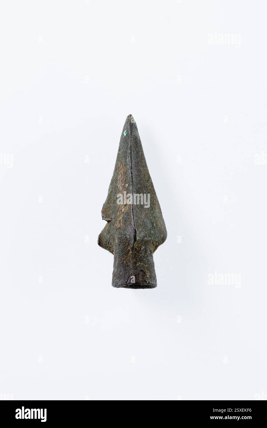 This arrow point from the Late Period of ancient Egypt (589–570 B.C ...
