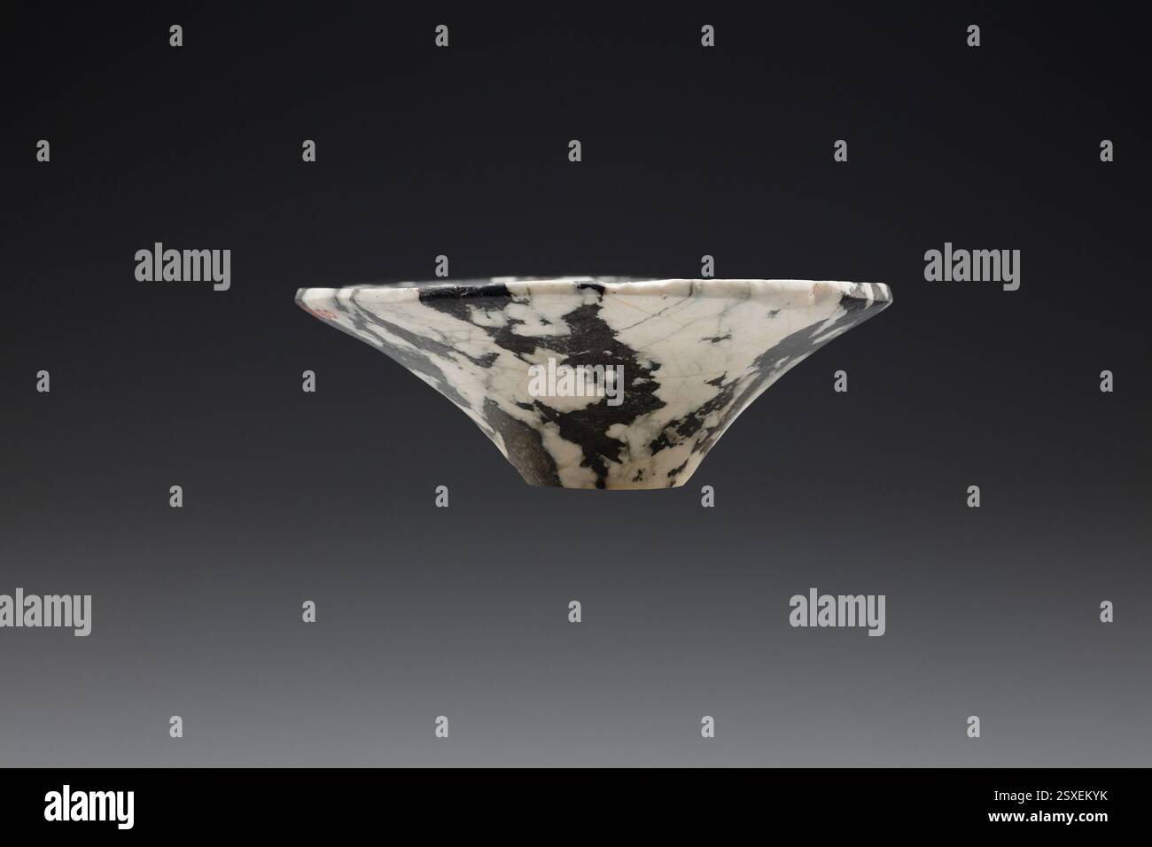 Disc shaped macehead hi-res stock photography and images - Alamy