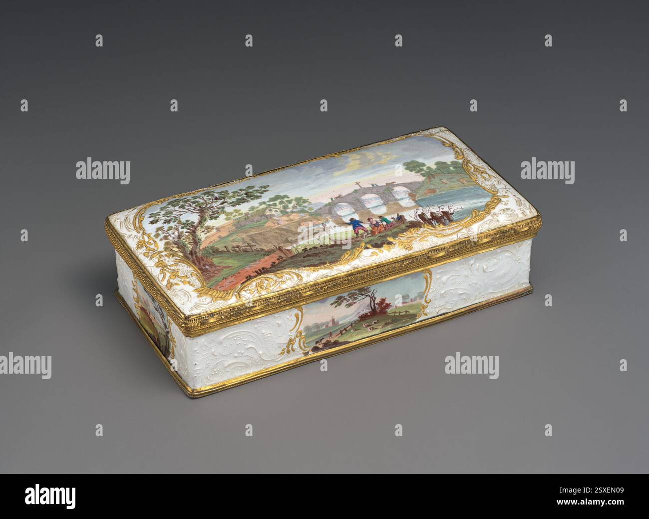 This British box from the second half of the 18th century is crafted in ...