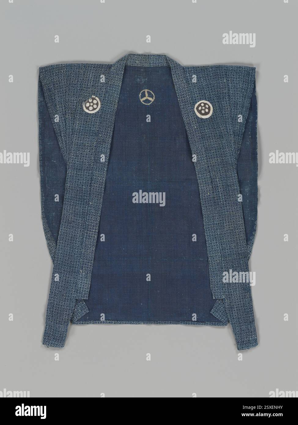 A two-piece formal outfit known as kamishimo, worn by samurai during ...