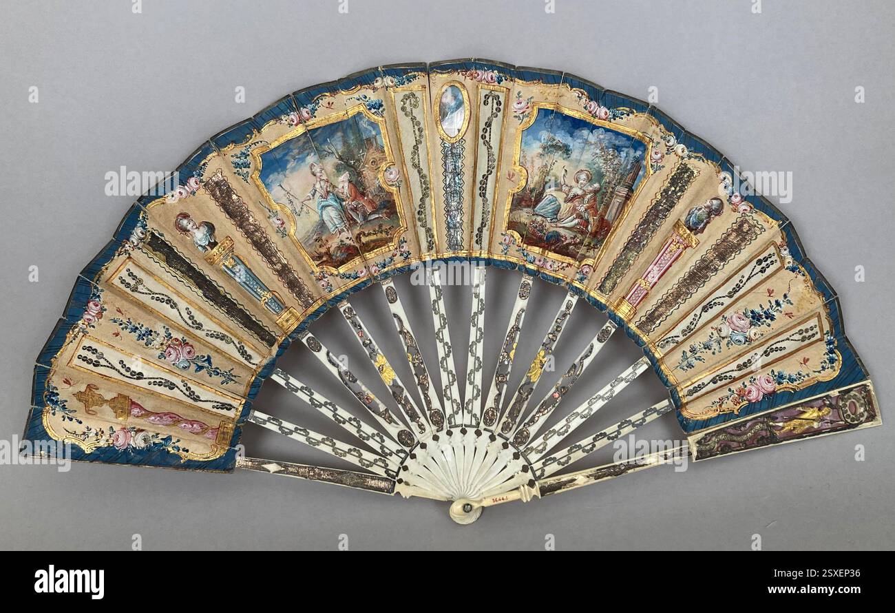 A French fan from the last quarter of the 18th century, made of ivory ...