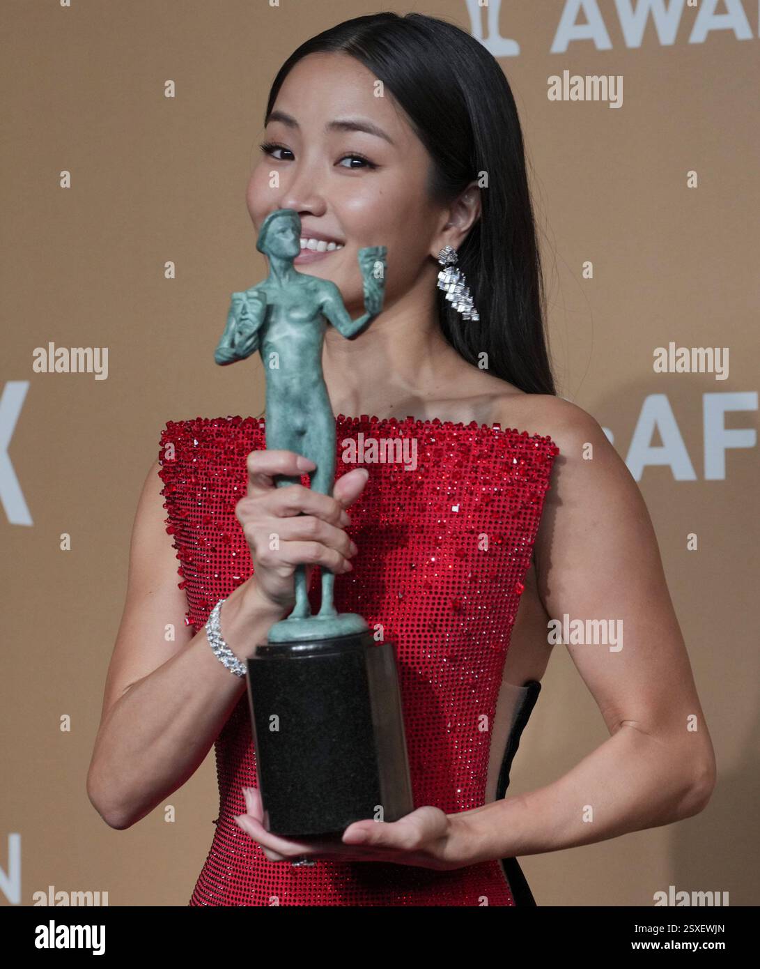Anna Sawai winner of Outstanding Performance by an Ensemble in a Drama Series for "Sh?gun," pose ...