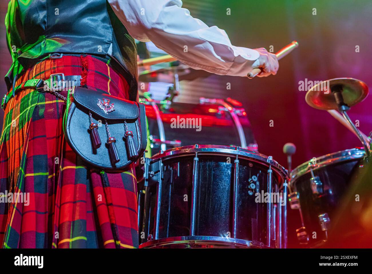 Hands scottish man drummer drumming hi-res stock photography and images ...