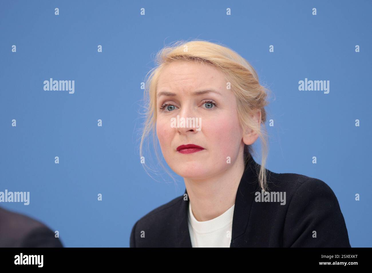 24 February 2025, Berlin: Ines Schwerdtner (Die Linke), party ...