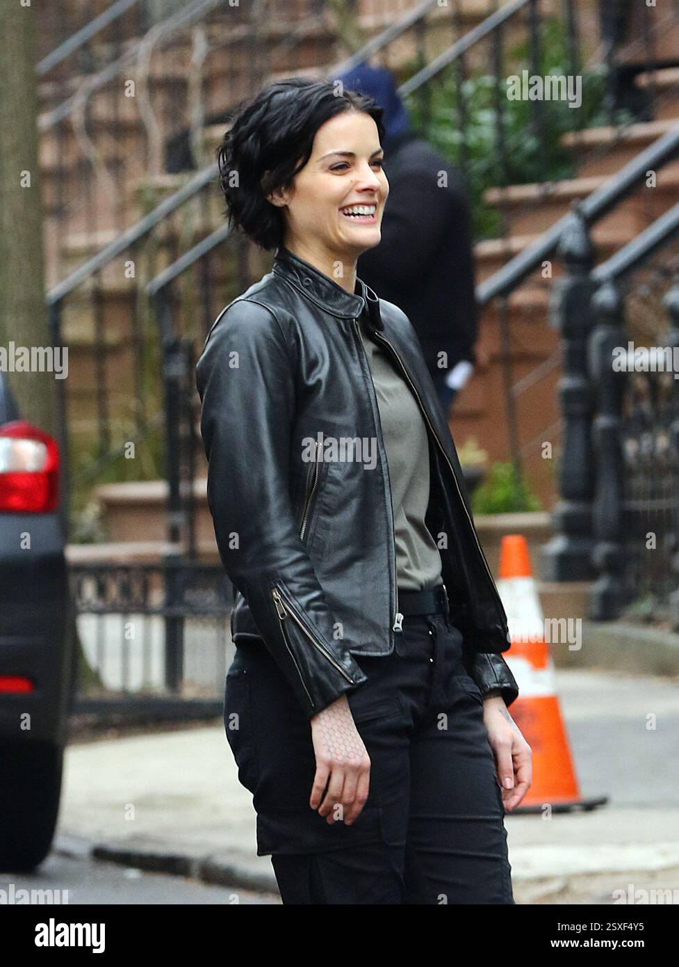 Actors Sullivan Stapleton (L) and Jaimie Alexander were on the set of ...