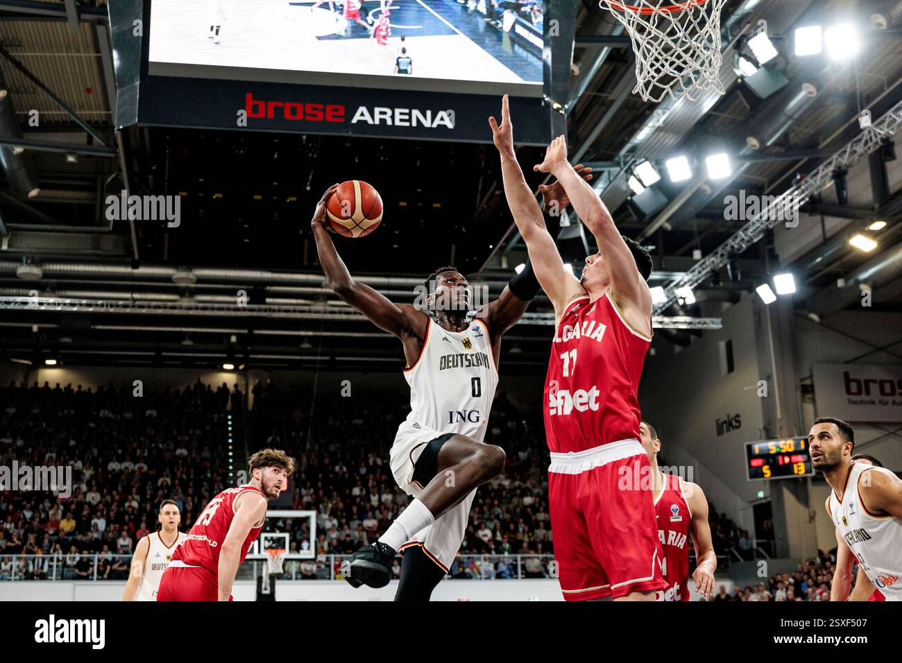 Bamberg, Deutschland. 23rd Feb, 2025. Isaac Bonga (Deutschland, 0) im ...