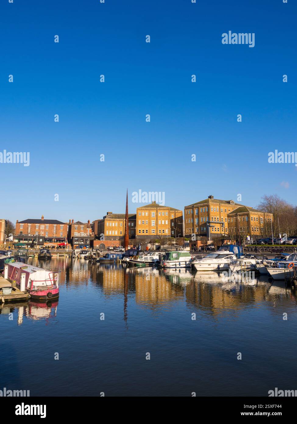 Narrow Boats, Victoria Basin, Gloucester Docks, Gloucester ...