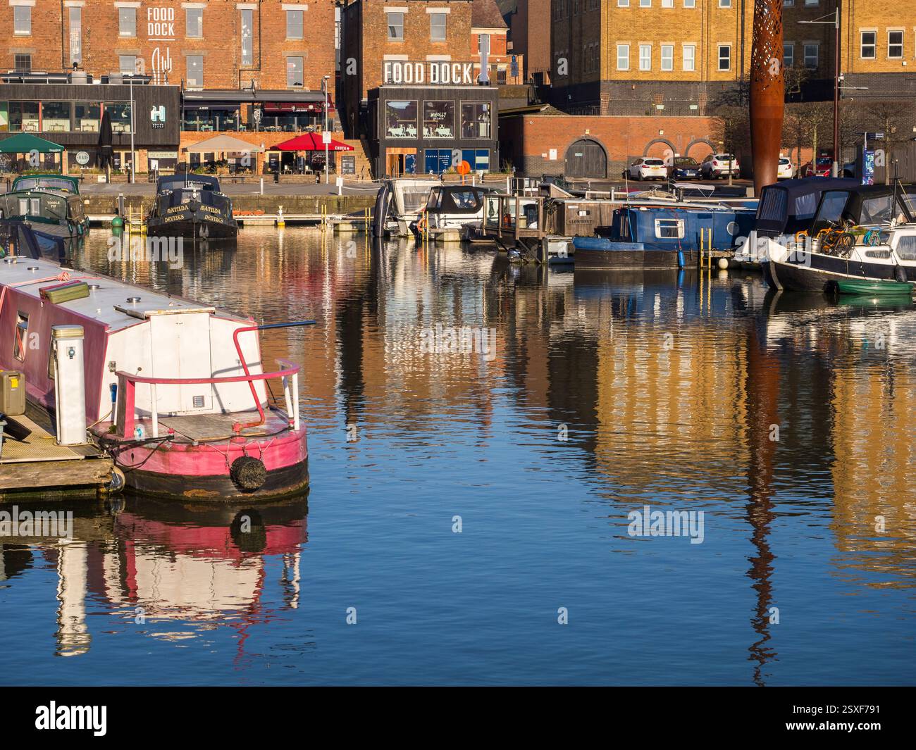 Narrow Boats, Victoria Basin, Gloucester Docks, Gloucester ...