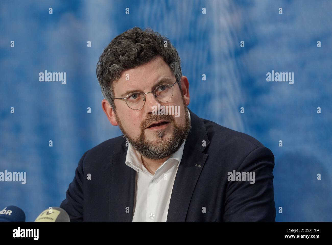 Schwerin, Germany. 24th Feb, 2025. Julian Barlen (SPD), General ...