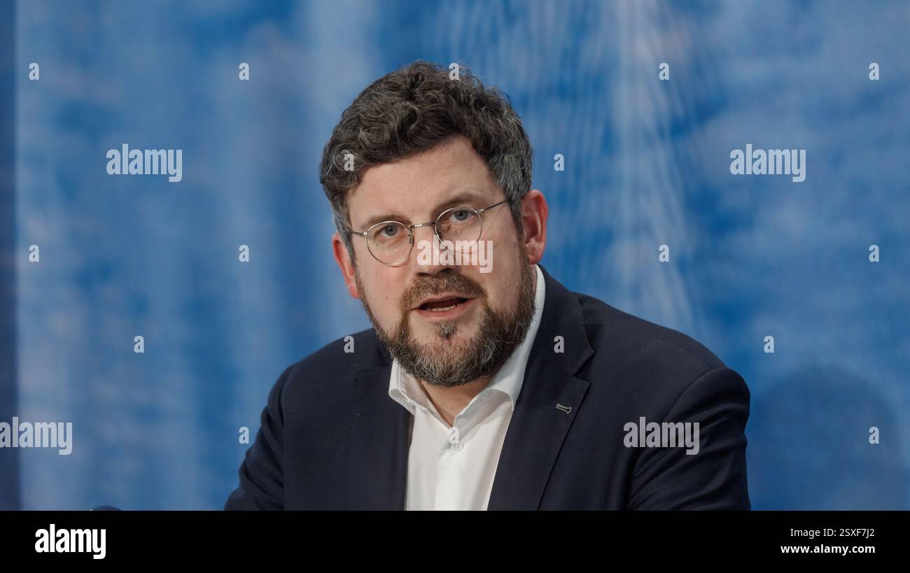 Schwerin, Germany. 24th Feb, 2025. Julian Barlen (SPD), General ...